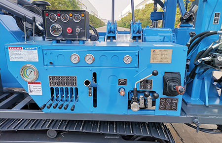 Mechanical top drive wireline core drilling rig